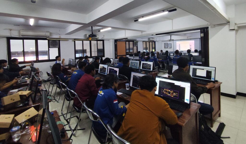 Tingkatkan Keahlian Mahasiswa, Program Studi Teknik Elektro adakan Workshop di Bidang Menggambar ...